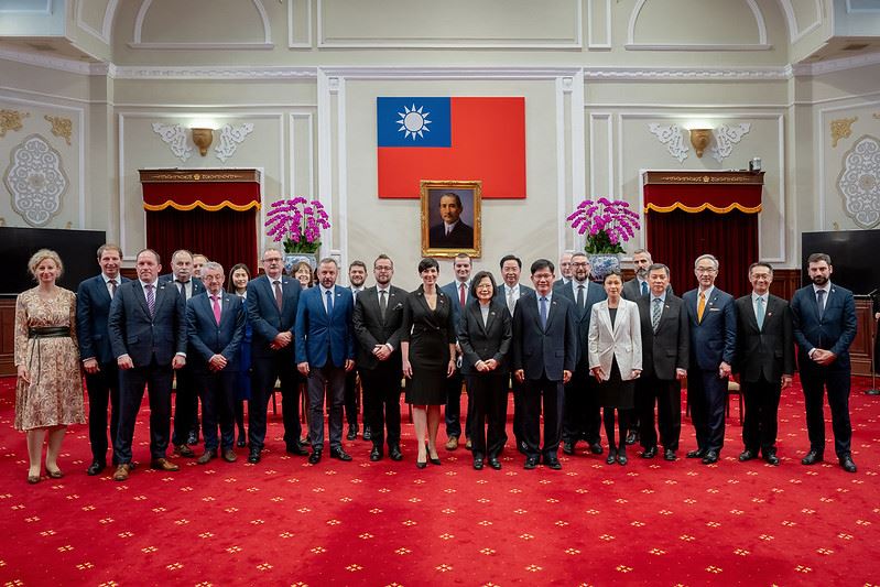 外交部NGO雙語網站 - President Tsai meets Czech Parliament Chamber of Deputies ...